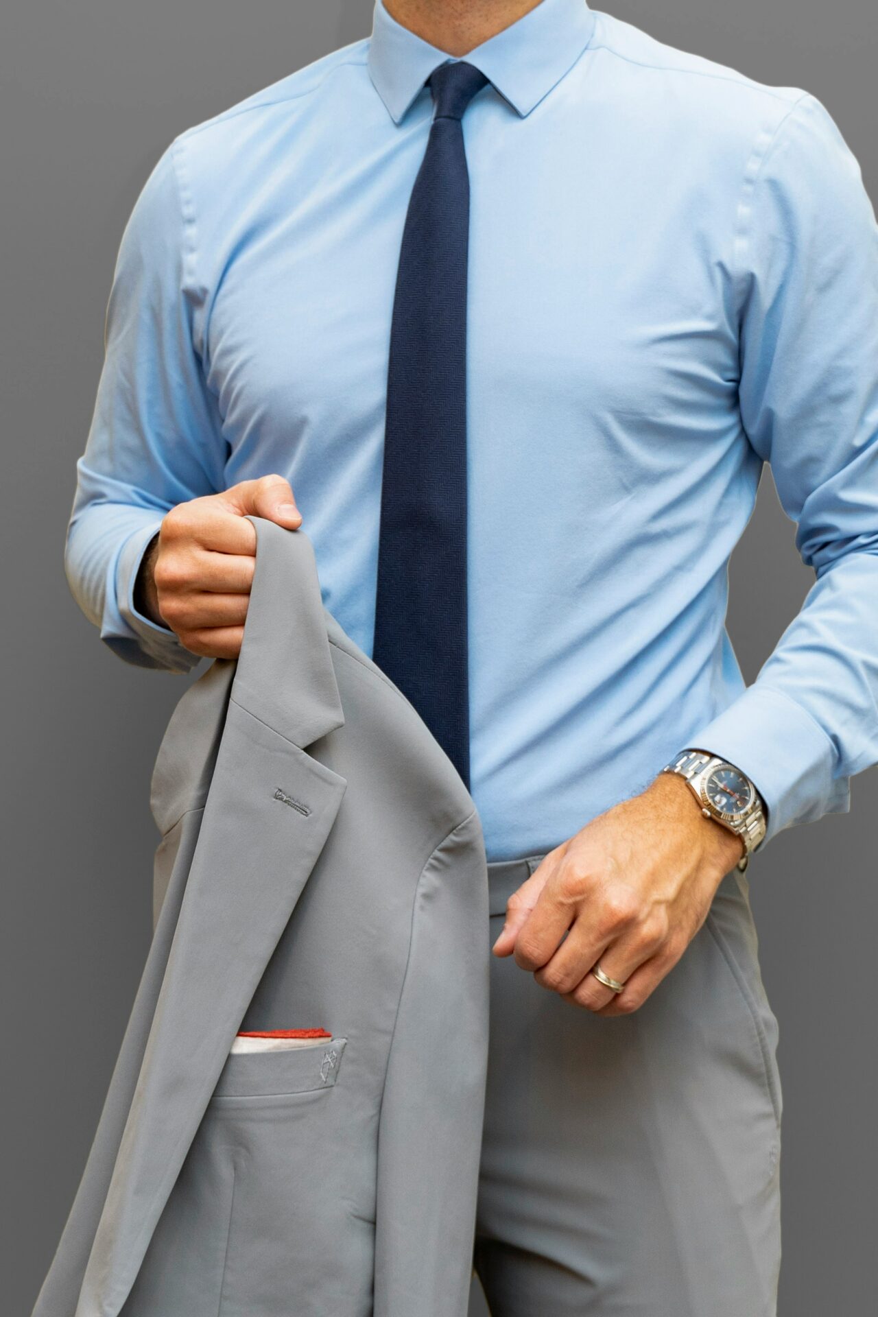 プロがぶっちゃける、オーダースーツSADAの評判｜特徴や実物レビュー、ダサいという意見に対して思うこと｜SHOLLWORKS（ショルワークス）